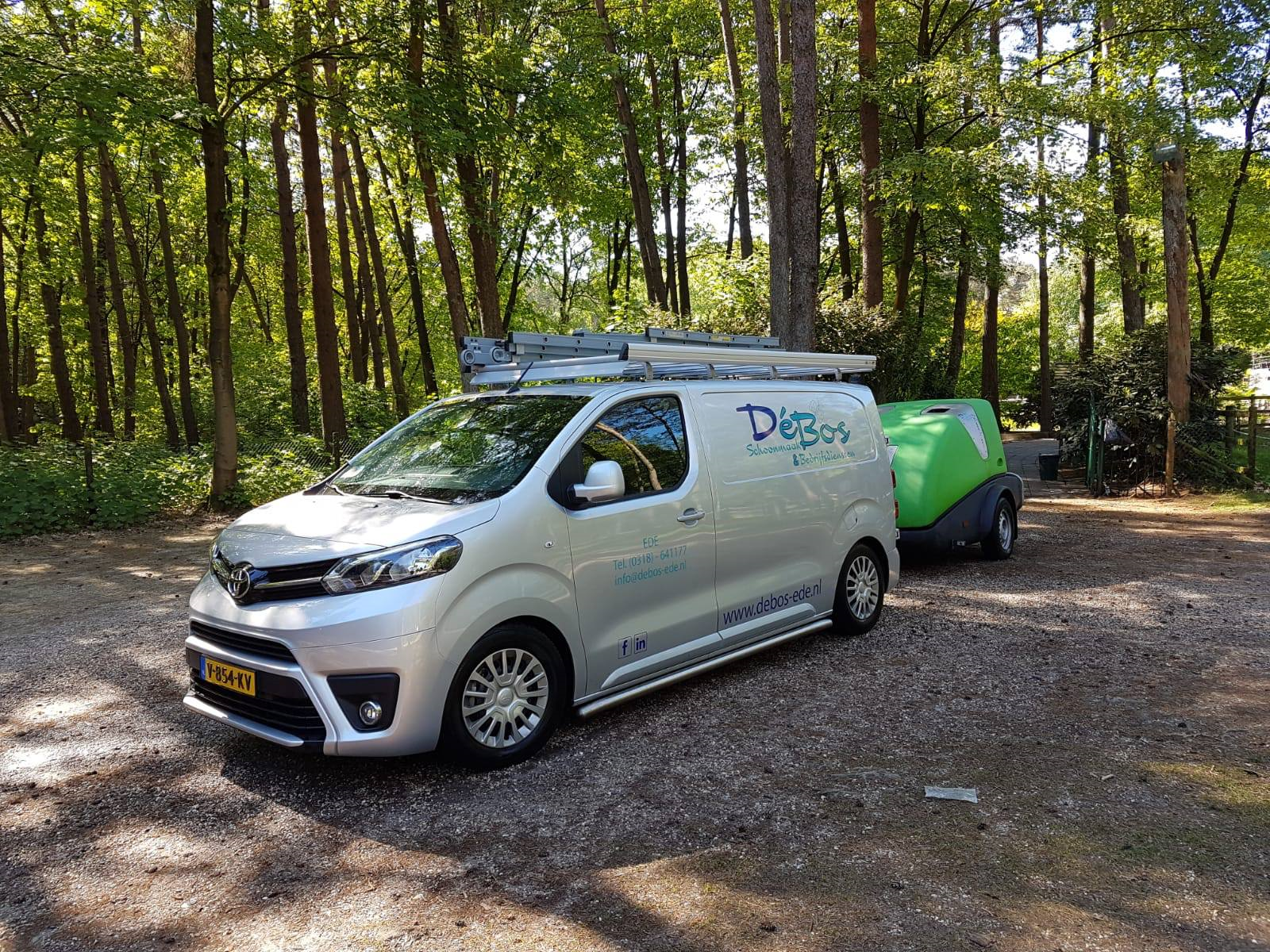 DéBos Schoonmaak & Bedrijfsdiensten – Wij staan altijd voor u klaar!